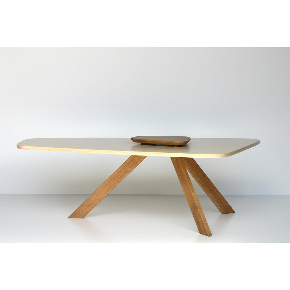 Tables and desks – Deka Design